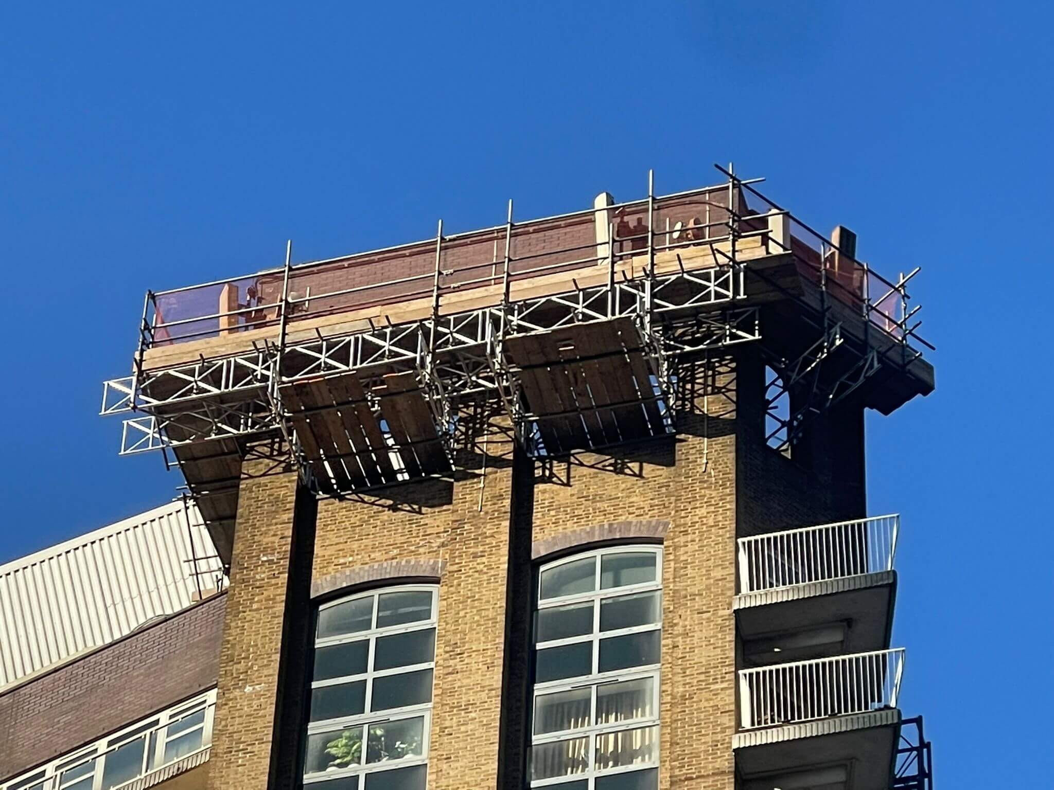 Westferry Road, London - 02 - Network Scaffolding